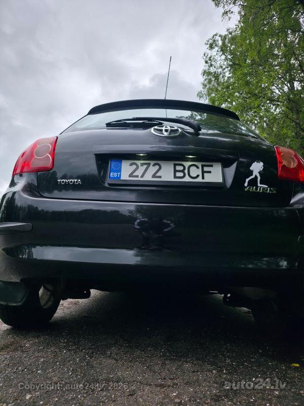 Melns Toyota Auris 2008 Elva, ar dzinēja tilpumu 1.40 L un nobraukumu 186 tūkst. km par 2499 €, foto 9 vietnē AUTOMOTO.COM.LV