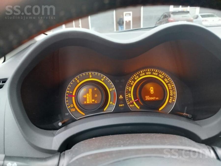 Black Toyota Auris 2008 in Jelgava, with an engine capacity of 2.00 L and mileage of 255 thousand km for 2100 €, photo 1 on AUTOMOTO.COM.LV