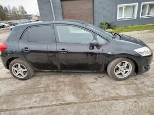 Black Toyota Auris 2008 in Jelgava, with an engine capacity of 2.00 L and mileage of 255 thousand km for 2100 €, photo 4 on AUTOMOTO.COM.LV