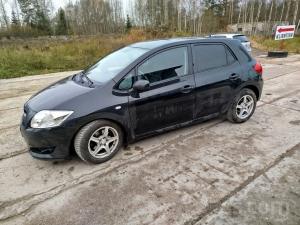 Black Toyota Auris 2008 in Jelgava, with an engine capacity of 2.00 L and mileage of 255 thousand km for 2100 €, photo 6 on AUTOMOTO.COM.LV