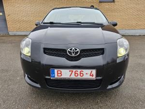 Black Toyota Auris 2008 in Riga, with an engine capacity of 2.20 L and mileage of 365 thousand km for 3350 €, photo 5 on AUTOMOTO.COM.LV