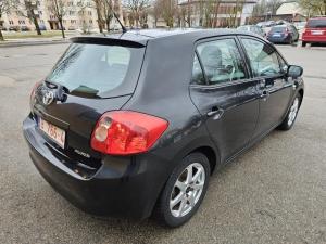 Black Toyota Auris 2008 in Riga, with an engine capacity of 2.20 L and mileage of 365 thousand km for 3350 €, photo 14 on AUTOMOTO.COM.LV
