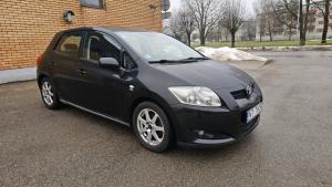 Black Toyota Auris 2008 in Riga, with an engine capacity of 2.20 L and mileage of 365 thousand km for 3350 €, photo 18 on AUTOMOTO.COM.LV