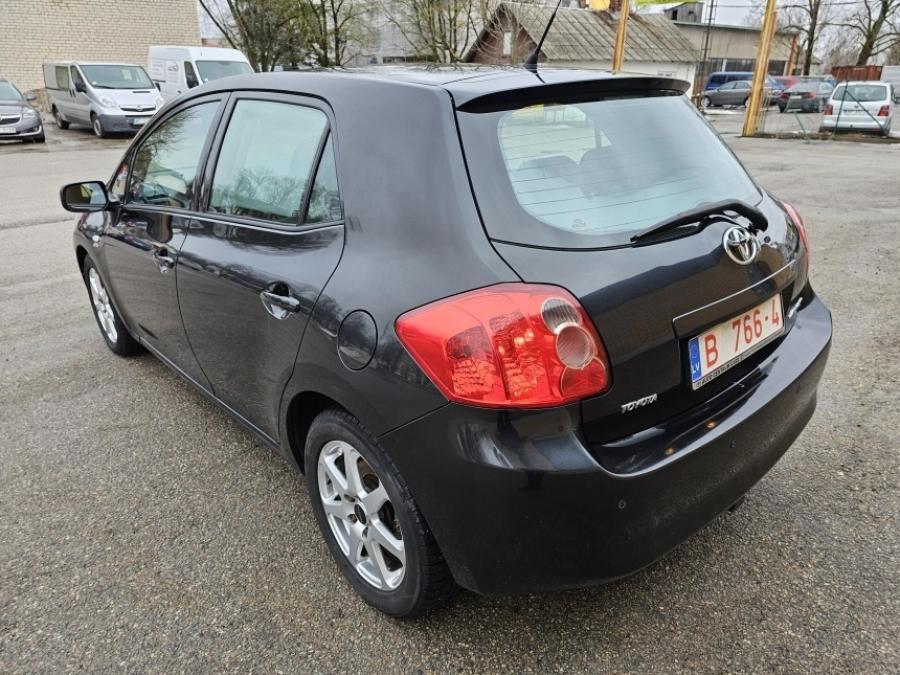 Black Toyota Auris 2008 in Riga, with an engine capacity of 2.20 L and mileage of 365 thousand km for 3350 €, photo 20 on AUTOMOTO.COM.LV