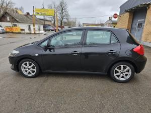 Black Toyota Auris 2008 in Riga, with an engine capacity of 2.20 L and mileage of 365 thousand km for 3350 €, photo 22 on AUTOMOTO.COM.LV