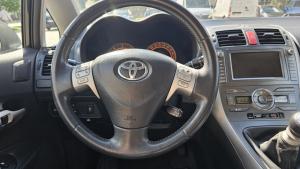 Black Toyota Auris 2008 in Riga, with an engine capacity of 2.20 L and mileage of 365 thousand km for 3350 €, photo 39 on AUTOMOTO.COM.LV