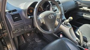 Black Toyota Auris 2008 in Riga, with an engine capacity of 2.20 L and mileage of 365 thousand km for 3350 €, photo 49 on AUTOMOTO.COM.LV