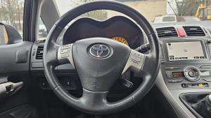 Black Toyota Auris 2008 in Riga, with an engine capacity of 2.20 L and mileage of 365 thousand km for 3350 €, photo 51 on AUTOMOTO.COM.LV