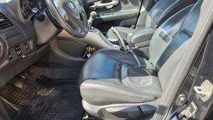 Black Toyota Auris 2008 in Riga, with an engine capacity of 2.20 L and mileage of 365 thousand km for 3350 €, photo 54 on AUTOMOTO.COM.LV