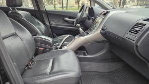 Black Toyota Auris 2008 in Riga, with an engine capacity of 2.20 L and mileage of 365 thousand km for 3350 €, photo 56 on AUTOMOTO.COM.LV