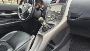 Black Toyota Auris 2008 in Riga, with an engine capacity of 2.20 L and mileage of 365 thousand km for 3350 €, photo 58 on AUTOMOTO.COM.LV