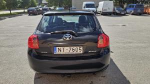 Black Toyota Auris 2008 in Riga, with an engine capacity of 2.20 L and mileage of 365 thousand km for 3350 €, photo 61 on AUTOMOTO.COM.LV