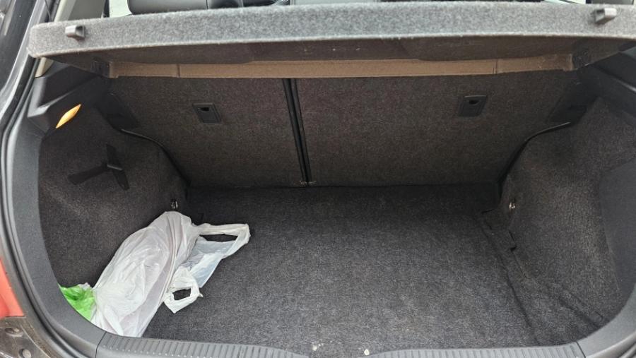 Black Toyota Auris 2008 in Riga, with an engine capacity of 2.20 L and mileage of 365 thousand km for 3350 €, photo 64 on AUTOMOTO.COM.LV