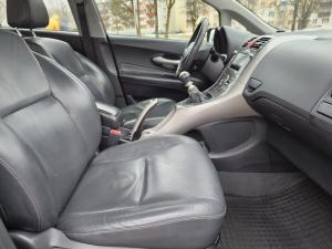 Black Toyota Auris 2008 in Riga, with an engine capacity of 2.20 L and mileage of 365 thousand km for 3350 €, photo 68 on AUTOMOTO.COM.LV