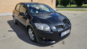 Black Toyota Auris 2008 in Riga, with an engine capacity of 2.20 L and mileage of 365 thousand km for 3350 €, photo 69 on AUTOMOTO.COM.LV