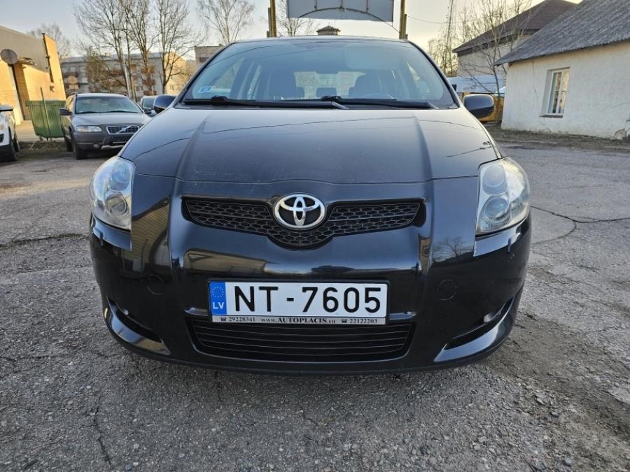 Black Toyota Auris 2008 in Riga, with an engine capacity of 2.20 L and mileage of 365 thousand km for 3350 €, photo 74 on AUTOMOTO.COM.LV