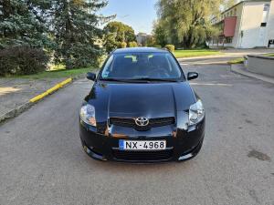 Black Toyota Auris 2008 in Jekabpils, with an engine capacity of 2.20 L and mileage of 259 thousand km for 4250 €, photo 4 on AUTOMOTO.COM.LV