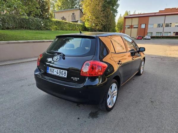 Black Toyota Auris 2008 in Jekabpils, with an engine capacity of 2.20 L and mileage of 259 thousand km for 4250 €, photo 7 on AUTOMOTO.COM.LV