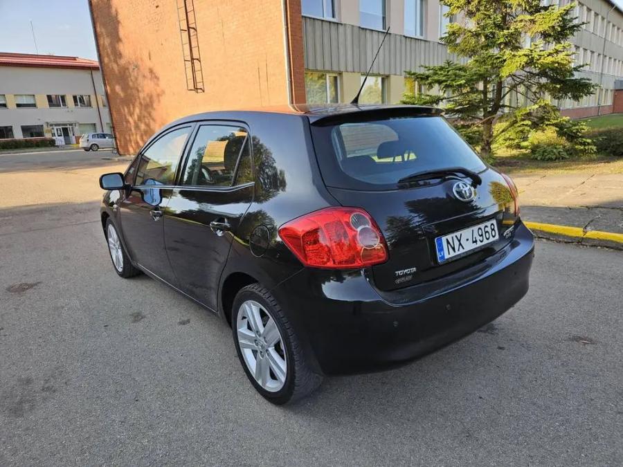 Black Toyota Auris 2008 in Jekabpils, with an engine capacity of 2.20 L and mileage of 259 thousand km for 4250 €, photo 10 on AUTOMOTO.COM.LV