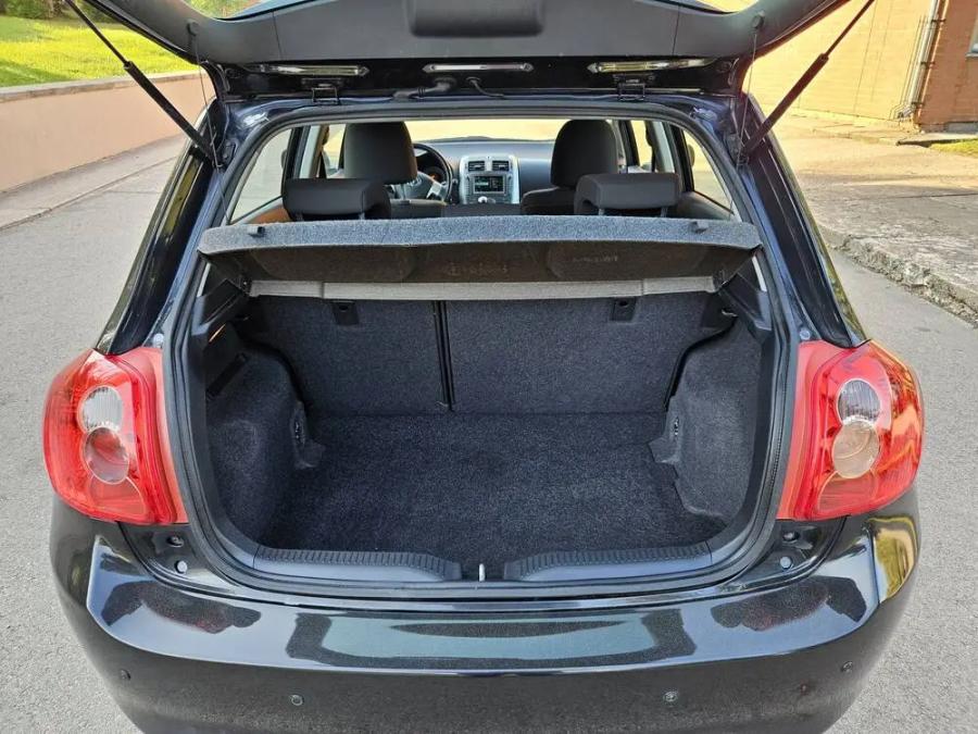 Black Toyota Auris 2008 in Jekabpils, with an engine capacity of 2.20 L and mileage of 259 thousand km for 4250 €, photo 19 on AUTOMOTO.COM.LV