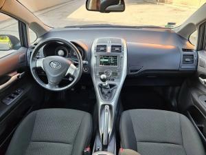 Black Toyota Auris 2008 in Jekabpils, with an engine capacity of 2.20 L and mileage of 259 thousand km for 4250 €, photo 21 on AUTOMOTO.COM.LV