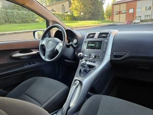 Black Toyota Auris 2008 in Jekabpils, with an engine capacity of 2.20 L and mileage of 259 thousand km for 4250 €, photo 22 on AUTOMOTO.COM.LV