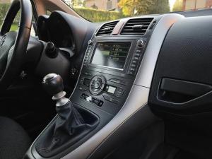 Black Toyota Auris 2008 in Jekabpils, with an engine capacity of 2.20 L and mileage of 259 thousand km for 4250 €, photo 24 on AUTOMOTO.COM.LV