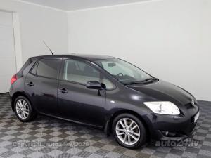 Melns Toyota Auris 2008 Tallina, ar dzinēja tilpumu 2.00 L un nobraukumu 218 tūkst. km par 1599 €, foto  vietnē AUTOMOTO.COM.LV