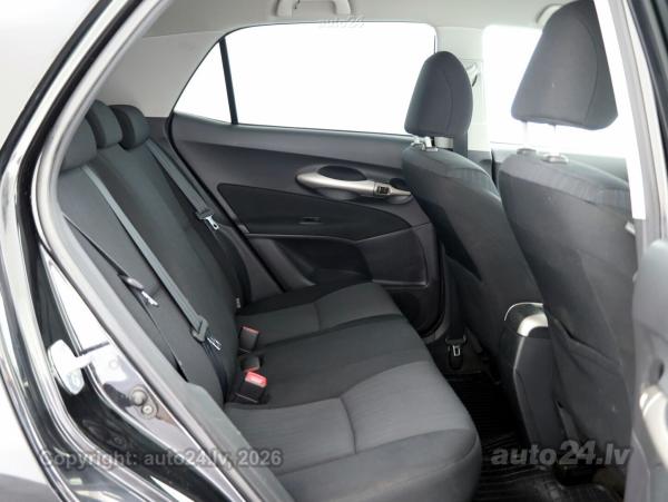 Black Toyota Auris 2008 in Tallinn, with an engine capacity of 2.00 L and mileage of 218 thousand km for 1599 €, photo 7 on AUTOMOTO.COM.LV