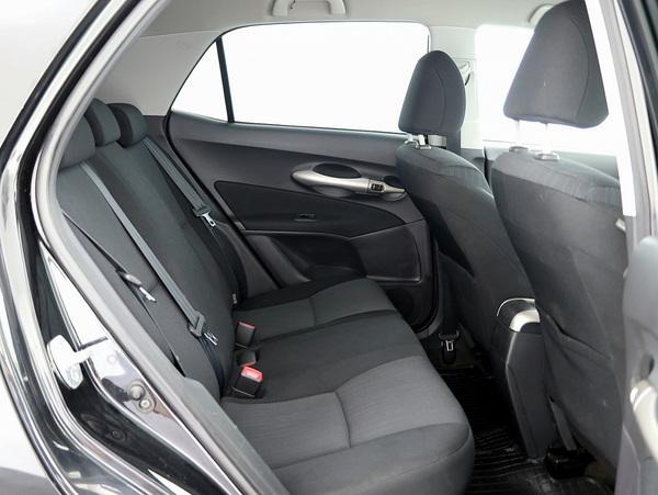 Black Toyota Auris 2008 in Tallinn, with an engine capacity of 2.00 L and mileage of 218 thousand km for 1599 €, photo 7 on AUTOMOTO.COM.LV