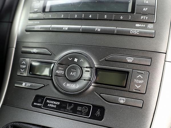 Black Toyota Auris 2008 in Tallinn, with an engine capacity of 2.00 L and mileage of 218 thousand km for 1599 €, photo 8 on AUTOMOTO.COM.LV