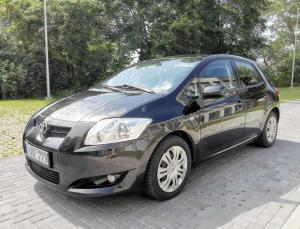 Melns Toyota Auris 2008 Trakai, ar dzinēja tilpumu 2.00 L un nobraukumu 242 tūkst. km par 2450 €, foto  vietnē AUTOMOTO.COM.LV
