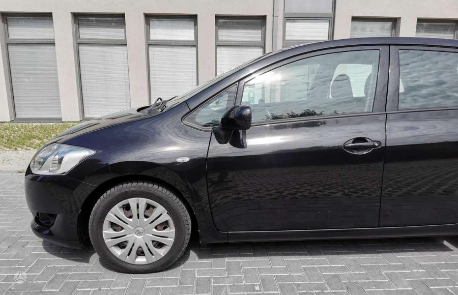 Melns Toyota Auris 2008 Trakai, ar dzinēja tilpumu 2.00 L un nobraukumu 242 tūkst. km par 2450 €, foto 6 vietnē AUTOMOTO.COM.LV