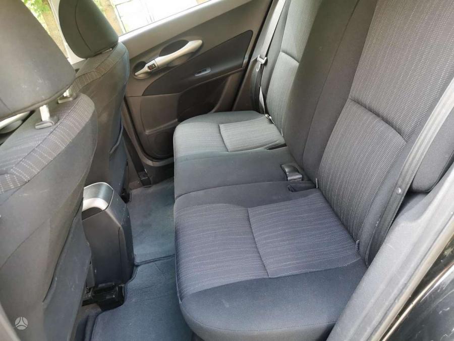 Melns Toyota Auris 2008 Trakai, ar dzinēja tilpumu 2.00 L un nobraukumu 242 tūkst. km par 2450 €, foto 16 vietnē AUTOMOTO.COM.LV