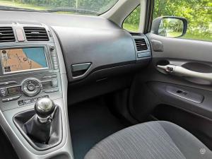 Melns Toyota Auris 2008 Trakai, ar dzinēja tilpumu 2.00 L un nobraukumu 242 tūkst. km par 2450 €, foto 18 vietnē AUTOMOTO.COM.LV