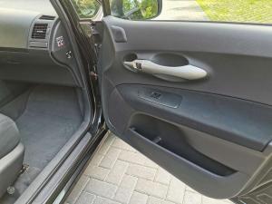 Melns Toyota Auris 2008 Trakai, ar dzinēja tilpumu 2.00 L un nobraukumu 242 tūkst. km par 2450 €, foto 23 vietnē AUTOMOTO.COM.LV