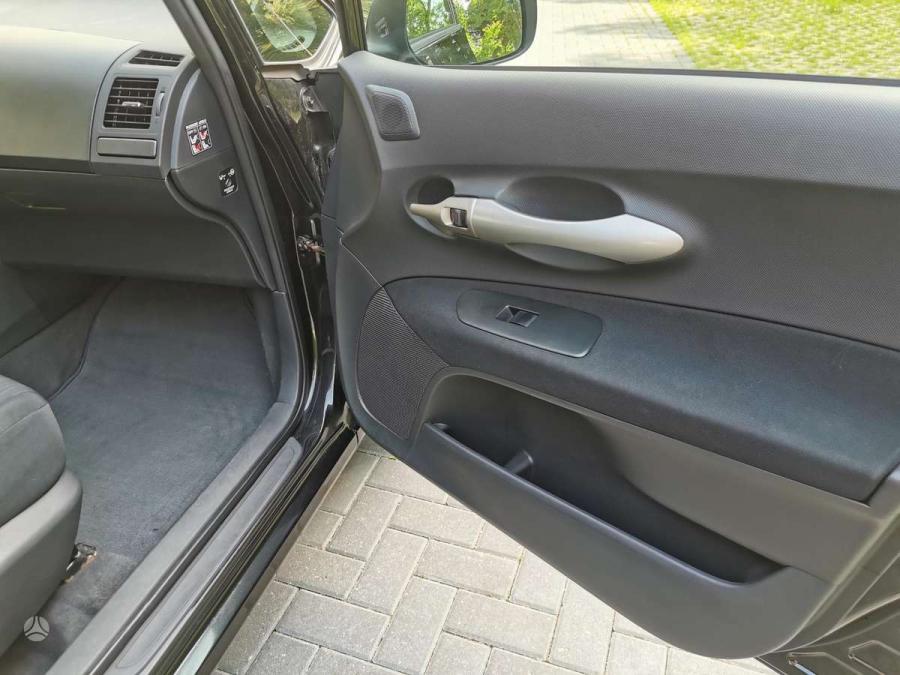 Melns Toyota Auris 2008 Trakai, ar dzinēja tilpumu 2.00 L un nobraukumu 242 tūkst. km par 2450 €, foto 23 vietnē AUTOMOTO.COM.LV