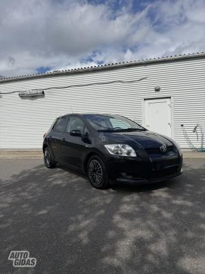 Melns Toyota Auris 2008 Viļņa, ar dzinēja tilpumu 2.00 L un nobraukumu 370 tūkst. km par 2100 €, foto 3 vietnē AUTOMOTO.COM.LV