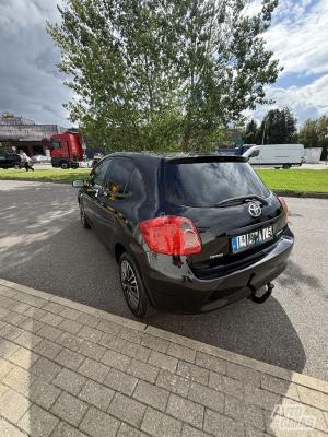 Melns Toyota Auris 2008 Viļņa, ar dzinēja tilpumu 2.00 L un nobraukumu 370 tūkst. km par 2100 €, foto 5 vietnē AUTOMOTO.COM.LV