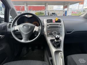 Melns Toyota Auris 2008 Viļņa, ar dzinēja tilpumu 2.00 L un nobraukumu 370 tūkst. km par 2100 €, foto 8 vietnē AUTOMOTO.COM.LV