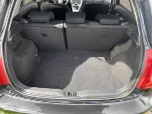 Melns Toyota Auris 2008 Viļņa, ar dzinēja tilpumu 2.00 L un nobraukumu 370 tūkst. km par 2100 €, foto 11 vietnē AUTOMOTO.COM.LV