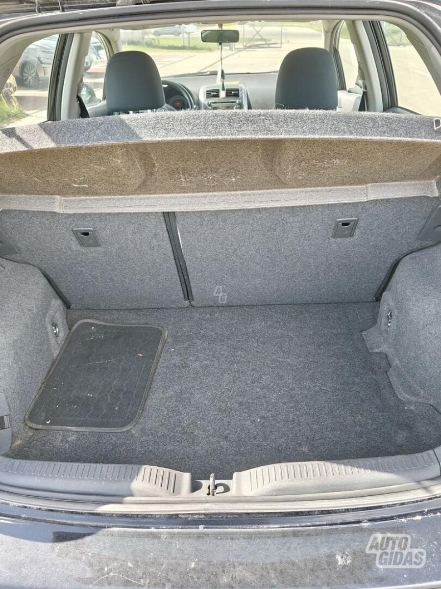 Melns Toyota Auris 2008 Šauļi, ar dzinēja tilpumu 1.60 L un nobraukumu 250 tūkst. km par 1850 €, foto 6 vietnē AUTOMOTO.COM.LV