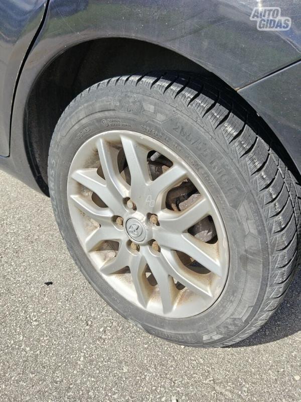 Melns Toyota Auris 2008 Šauļi, ar dzinēja tilpumu 1.60 L un nobraukumu 250 tūkst. km par 1850 €, foto 8 vietnē AUTOMOTO.COM.LV