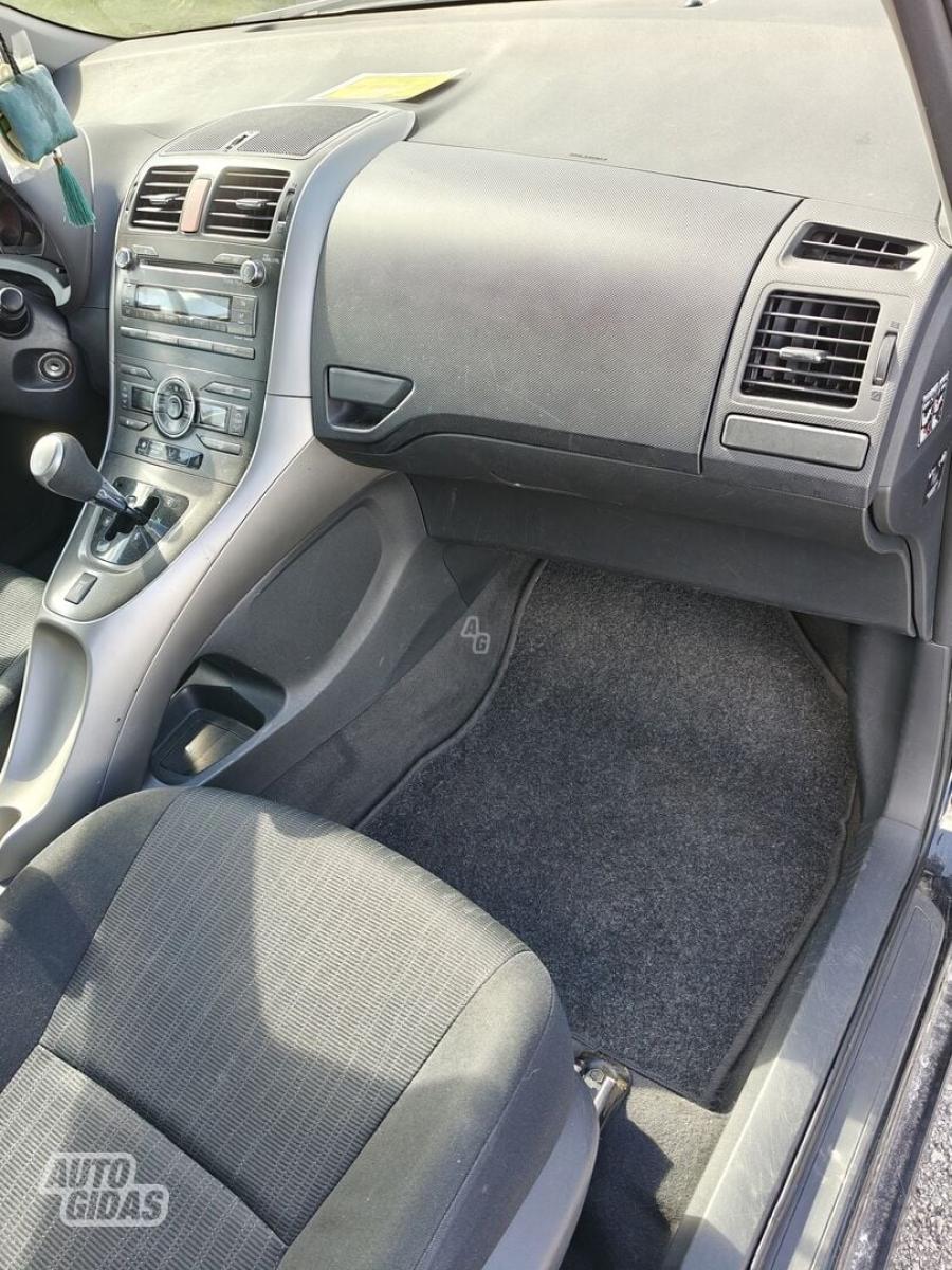 Melns Toyota Auris 2008 Šauļi, ar dzinēja tilpumu 1.60 L un nobraukumu 250 tūkst. km par 1850 €, foto 13 vietnē AUTOMOTO.COM.LV