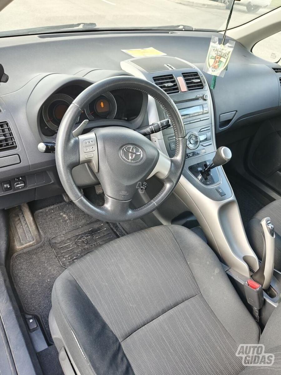 Melns Toyota Auris 2008 Šauļi, ar dzinēja tilpumu 1.60 L un nobraukumu 250 tūkst. km par 1850 €, foto 14 vietnē AUTOMOTO.COM.LV