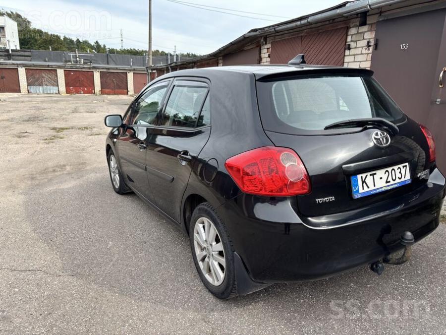 Melns Toyota Auris 2008 Rīga, ar dzinēja tilpumu 2.00 L un nobraukumu 246 tūkst. km par 2900 €, foto 4 vietnē AUTOMOTO.COM.LV
