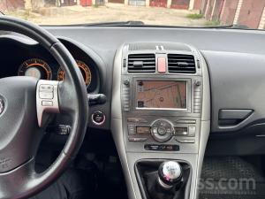 Melns Toyota Auris 2008 Rīga, ar dzinēja tilpumu 2.00 L un nobraukumu 246 tūkst. km par 2900 €, foto 7 vietnē AUTOMOTO.COM.LV