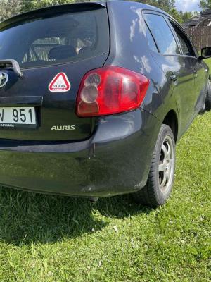Black Toyota Auris 2008 in Vilnius, with an engine capacity of 2.00 L and mileage of 258 thousand km for 2300 €, photo 10 on AUTOMOTO.COM.LV
