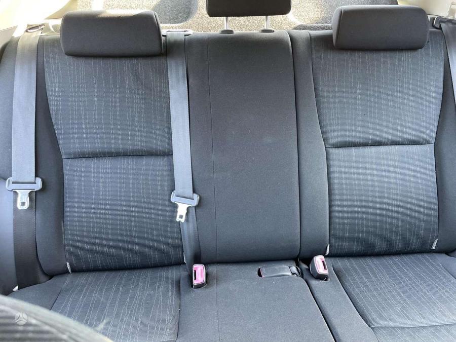 Black Toyota Auris 2008 in Vilnius, with an engine capacity of 2.00 L and mileage of 258 thousand km for 2300 €, photo 15 on AUTOMOTO.COM.LV