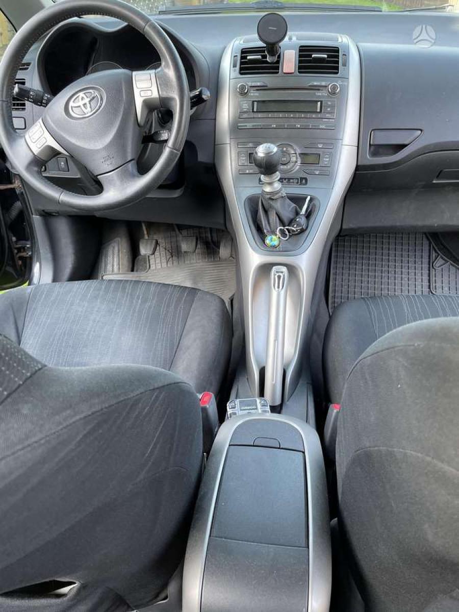Black Toyota Auris 2008 in Vilnius, with an engine capacity of 2.00 L and mileage of 258 thousand km for 2300 €, photo 16 on AUTOMOTO.COM.LV